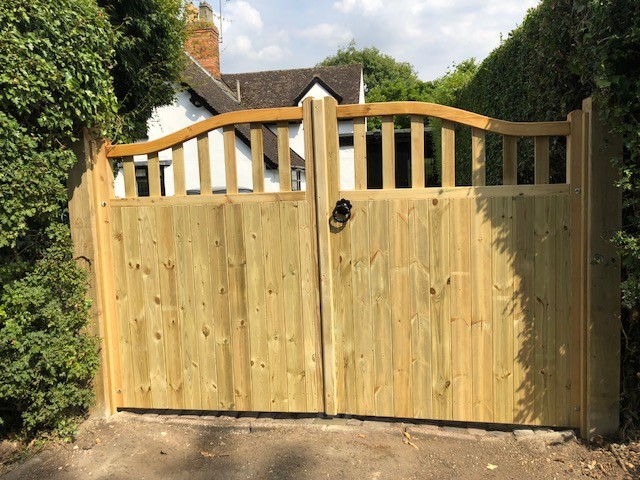 Wooden Gates | Bespoke Wooden Gates in Coventry | Wilfirs