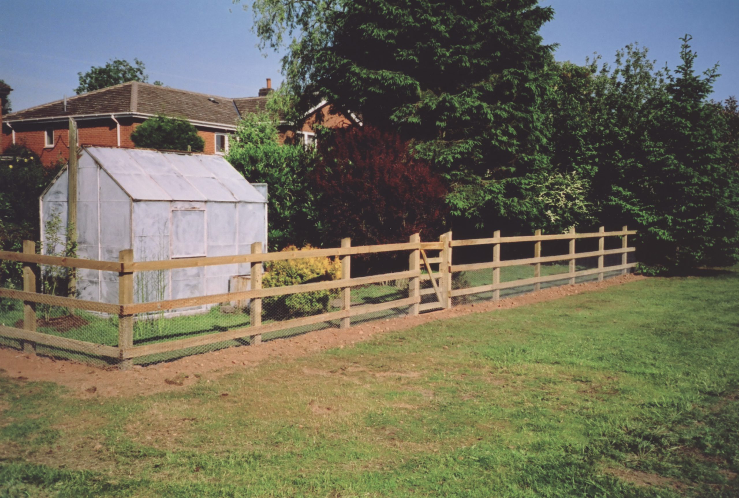 Bespoke Fence Panels | Garden Fencing Specialists | Wilfirs